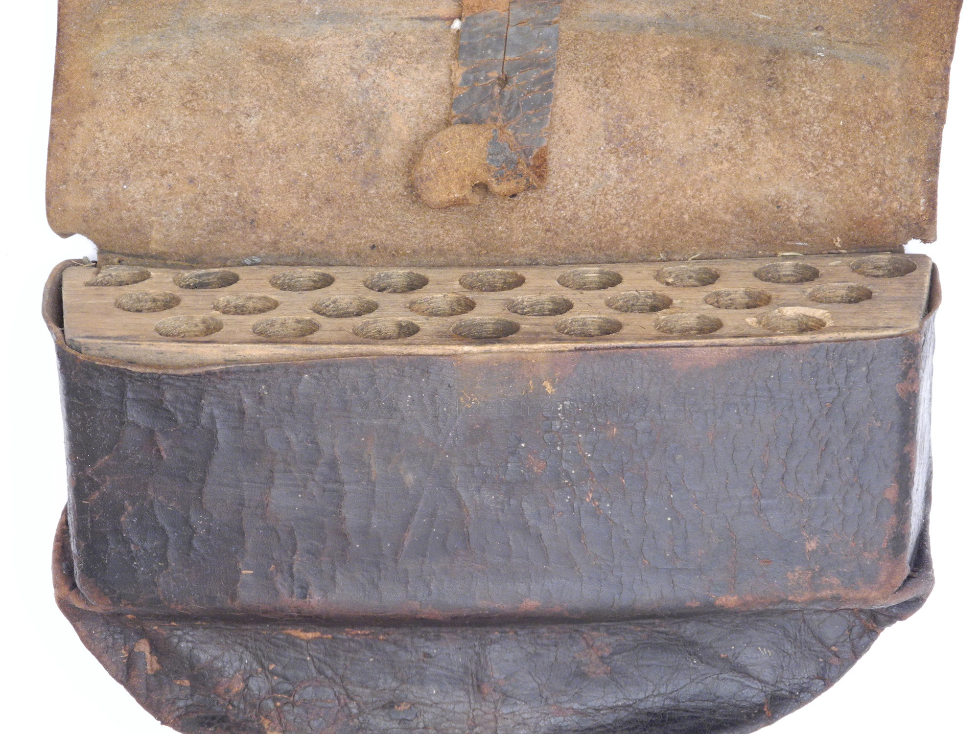 REVOLUTIONARY WAR CARTRIDGE BOX